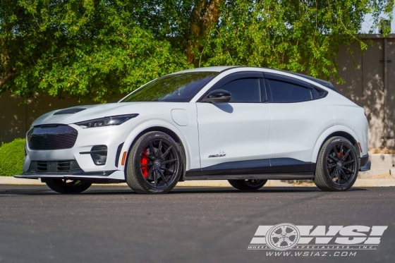 Lexani CSS-15 in Gloss Black | Wheel Specialists, Inc.